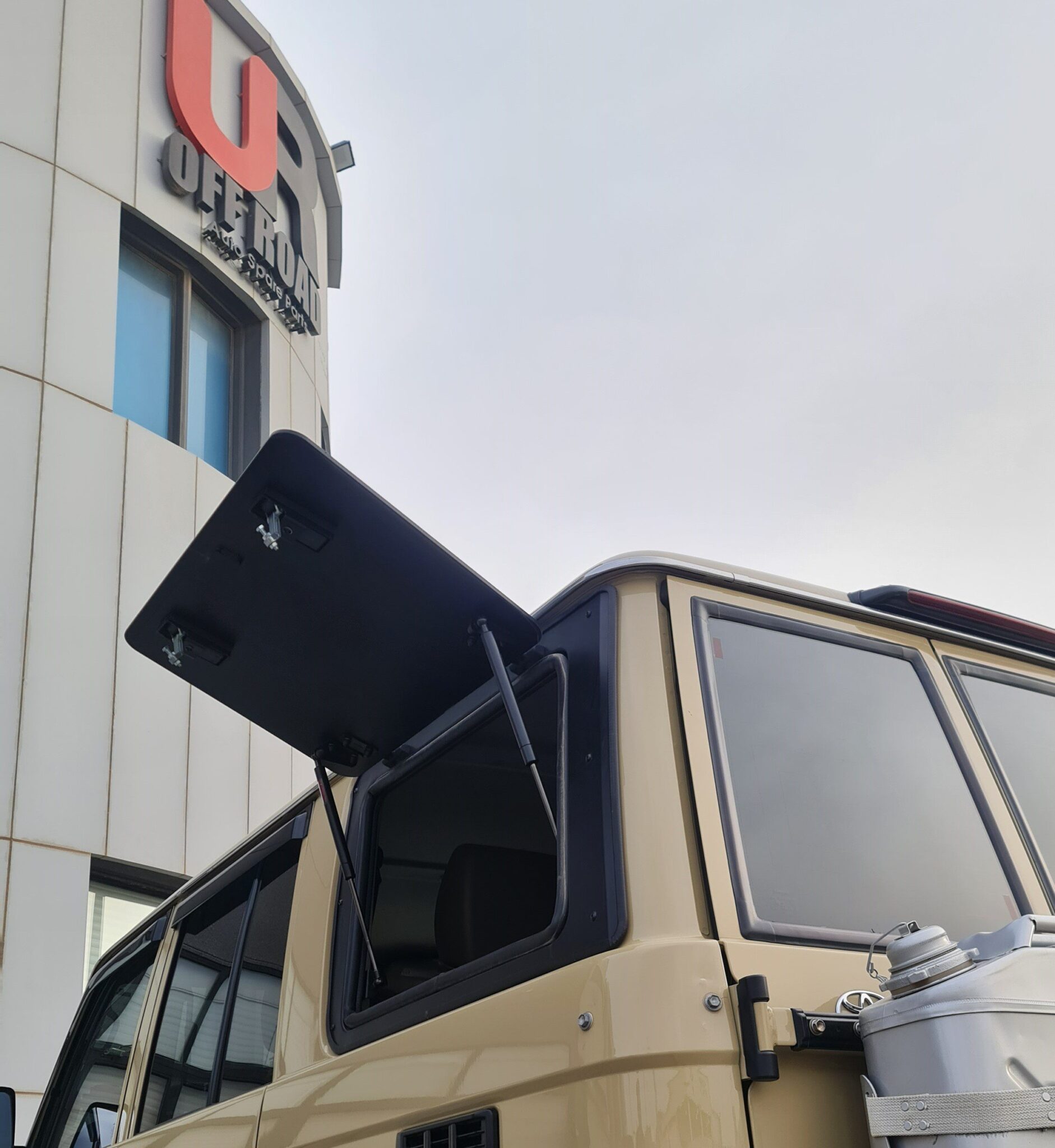 LC76 GULLWING WINDOW – Uroffroad UAE