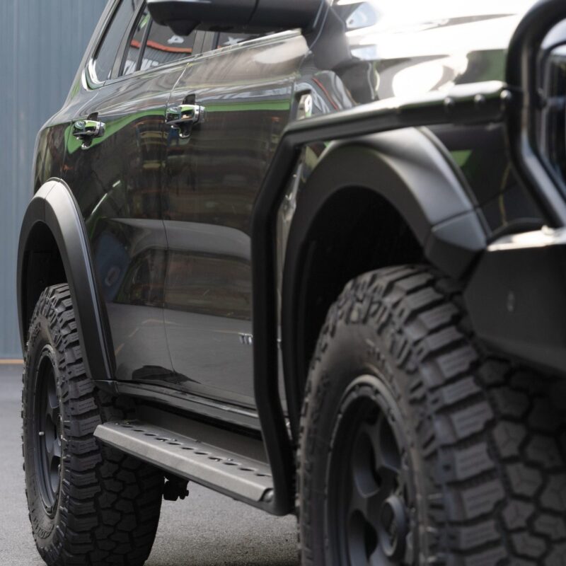 FORD EVEREST 2022+ SIDE STEPS AND RAILS – Uroffroad UAE