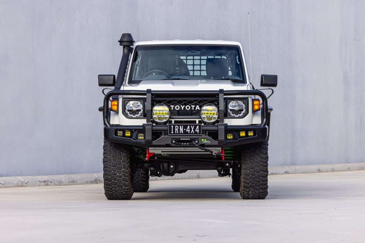 LC79 APEX BULL BAR with RECOVERY POINTS and WINCH COMPATIBLE – UR ...